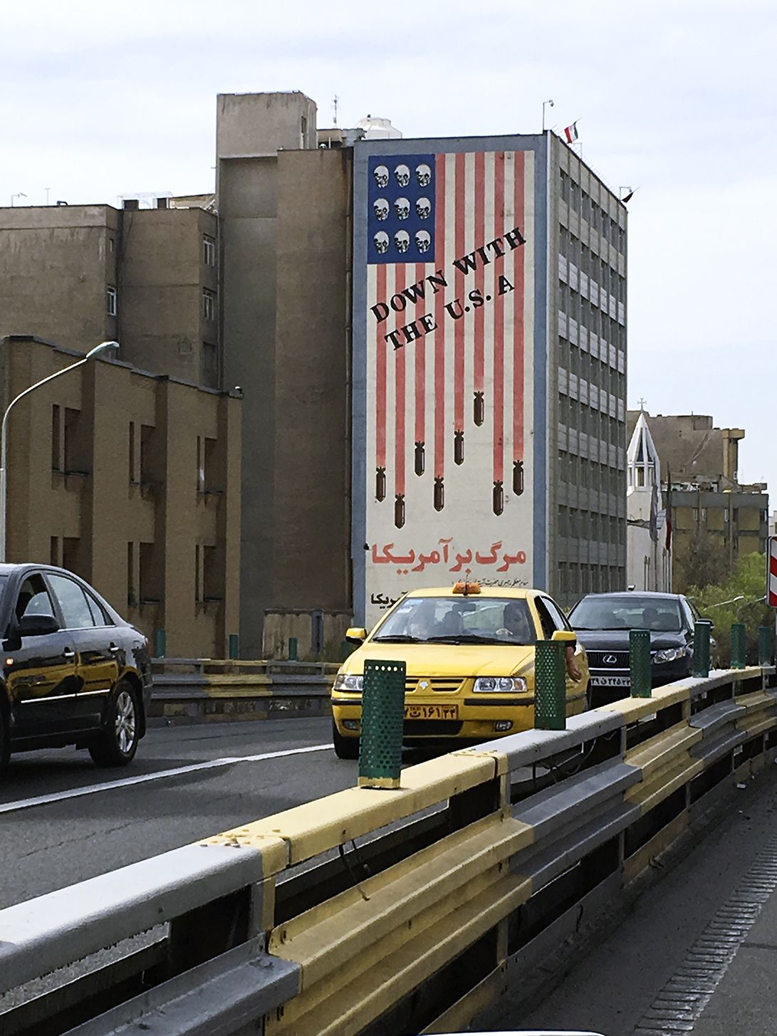 In the Name of Hope: Graffiti Art in Iran / mohit.art